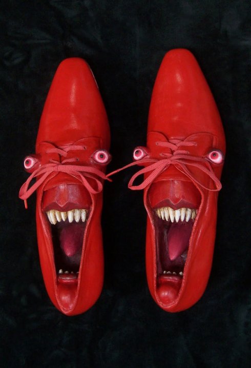 “Shoe In” Sculptures by Gwen Murphy – ArtStormer